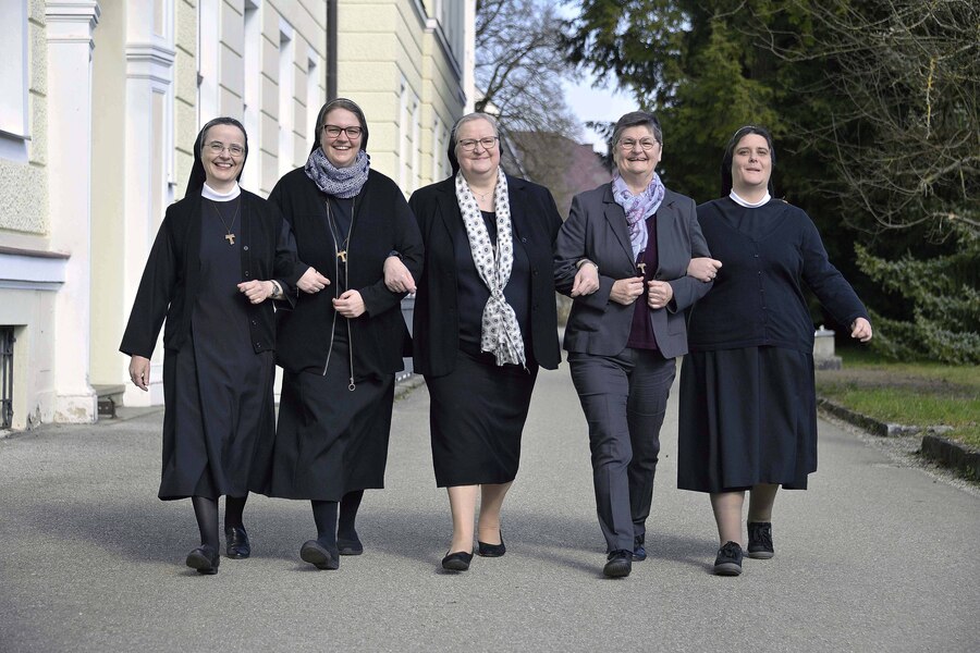 Franziskanerinnen Vöcklabruck: Sr. Angelika Garstenauer wiedergewählt